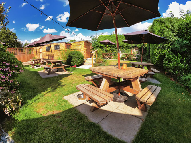 The Pub – The Three Horseshoes